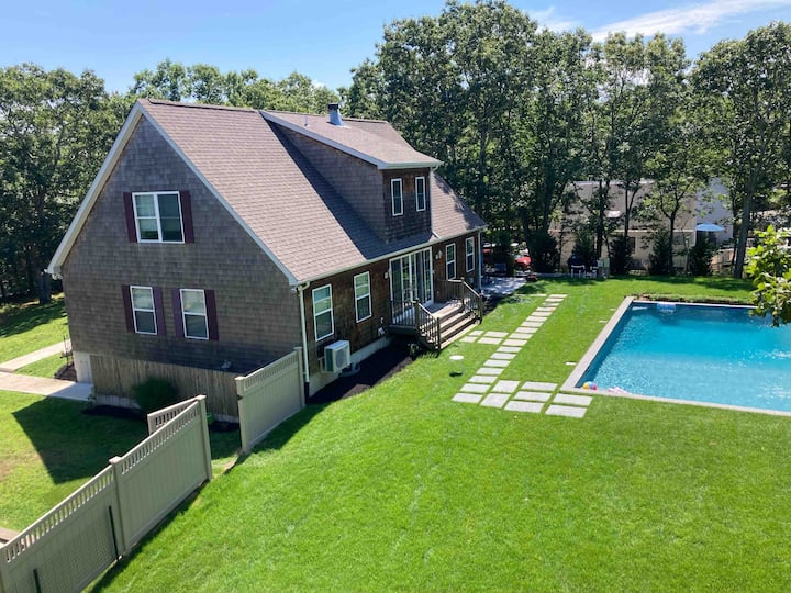 Luxury Retreat W/ Heated Pool, Steps To The Beach! - The Hamptons