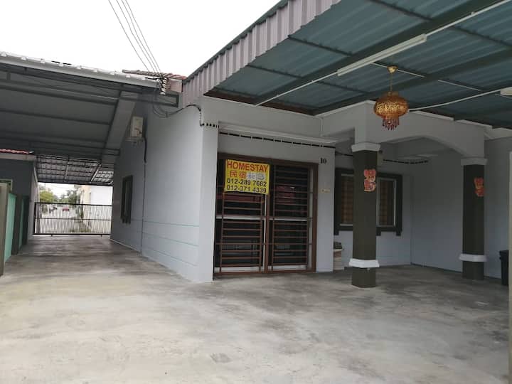 Yitom Homestay易通民宿 - Sungai Besar