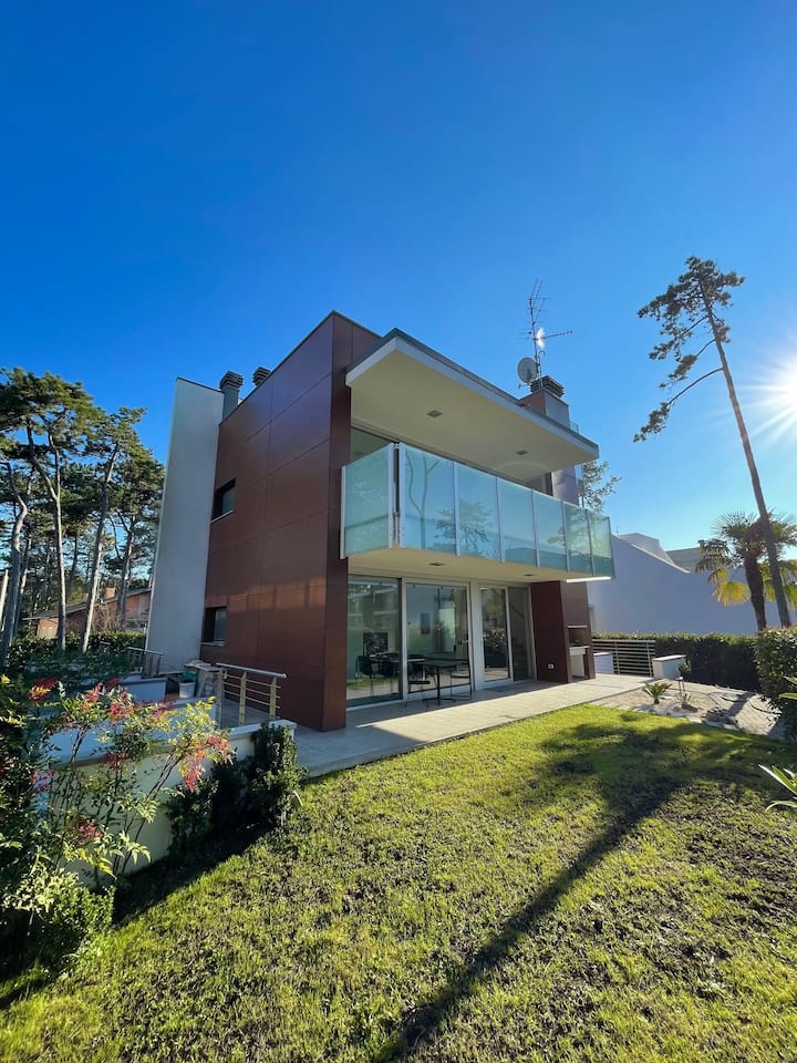 Modern Villa In A Green  Neighborhood Of Lignano - Lignano Sabbiadoro