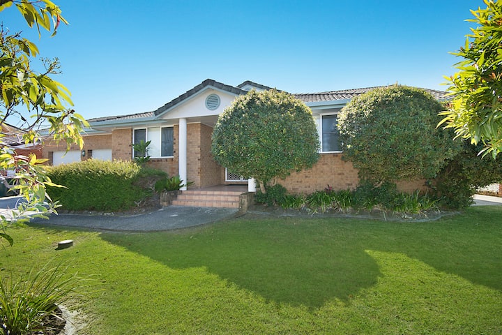 21 Melaleuca Drive- Lj Hooker Yamba - Yamba
