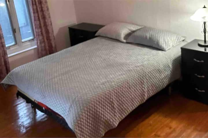 Grand Lit De Chambre Montmagny - Montmagny