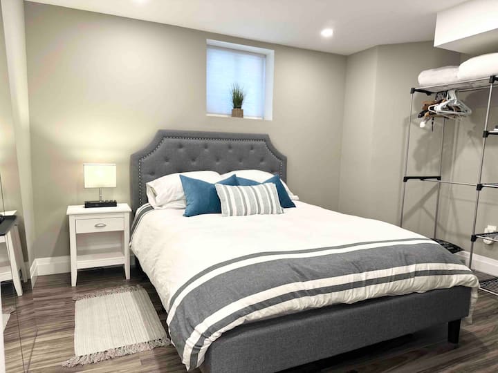 Lakeside Luxury: Escape To Our Stunning Retreat! - Oakville