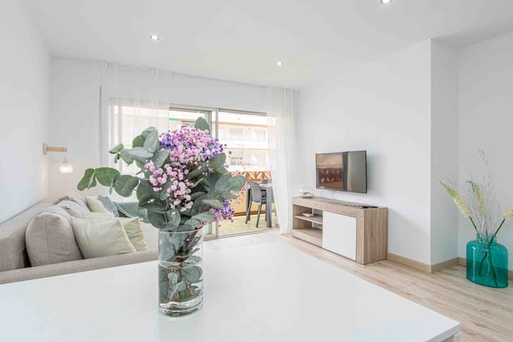 Milenial Immo | Apto Con Piscina, 300m Playa Roses - Roses