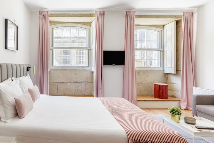 Almada 1f . Calacatta Housing - Porto