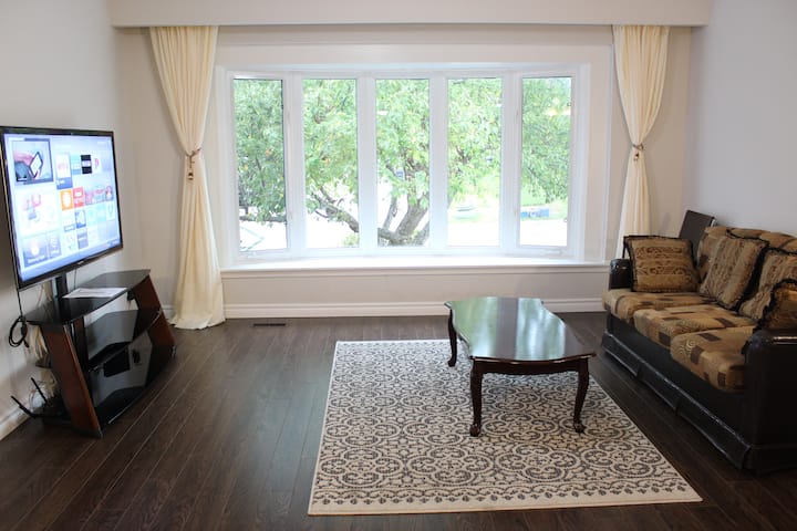 Renovated 3-bedroom Main Floor Apartment 静颐之家 - Toronto