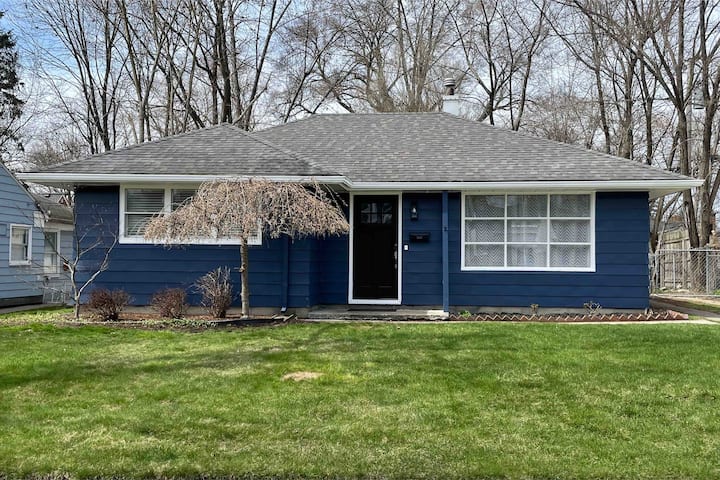 Vietnam-inspired Bungalow, Royal Oak - Bloomfield Township, MI