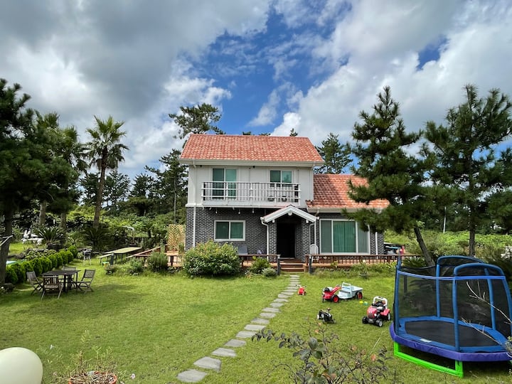 랄랄라더예쁜협재/유아용품/저상침대/넓은독채/바베큐불멍무료/협재금능바다근처/대가족/각방Ott - South Korea