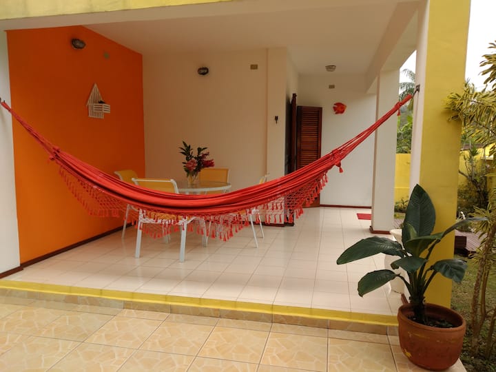 Casa Da Rosa , 100 Mts Da Praia. ÓTima Localização - São Sebastião