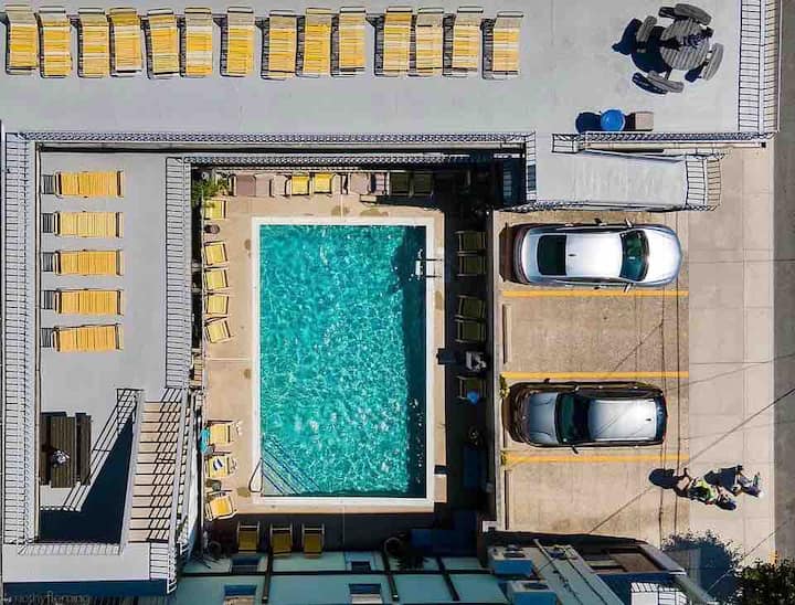 Jules’ Charming Suite (With Pool) - Wildwood, NJ