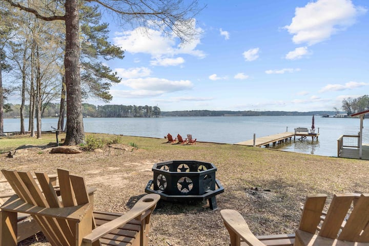 Sleeps 7, Firepit, 2 Kayaks, Big Water + More! - Milledgeville, GA
