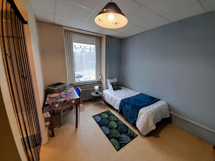 Chambre Meublée Avec Tv, Salle D'eau Et Wifi (29) - Montbéliard