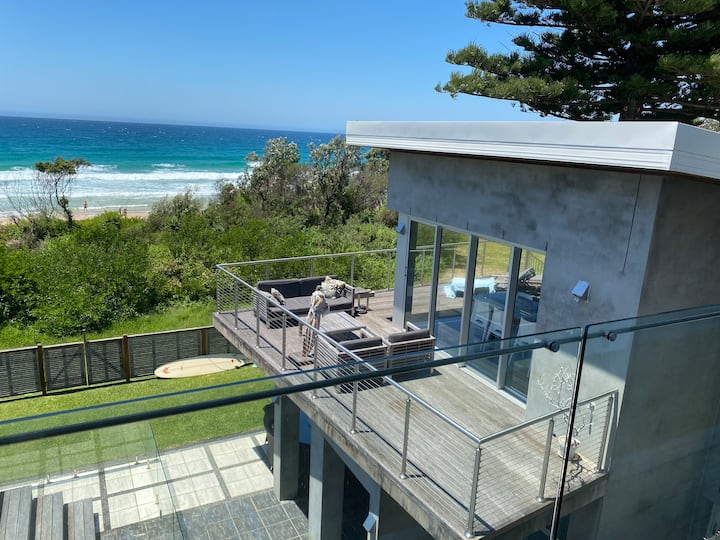 Luxury Resort Style Absolute Beach Front Residence - Mollymook