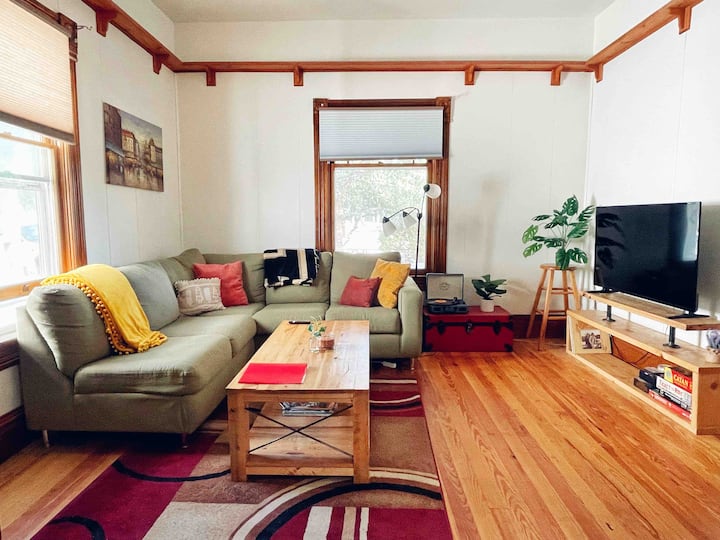 Cute And Cozy Historic Suit ❤️ Central Location - Colorado Springs, CO