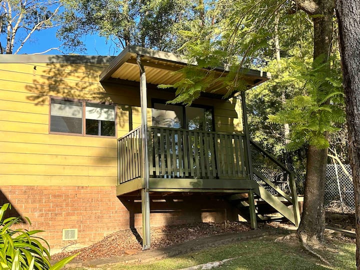 Cockatoo Corner: Blue Mountains - Springwood