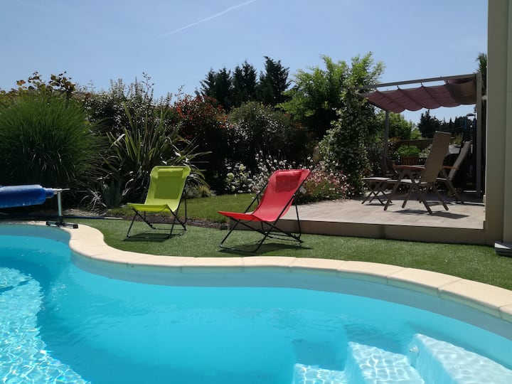 Entre Aix En Provence Et Le Luberon, Villa Piscine - Pertuis
