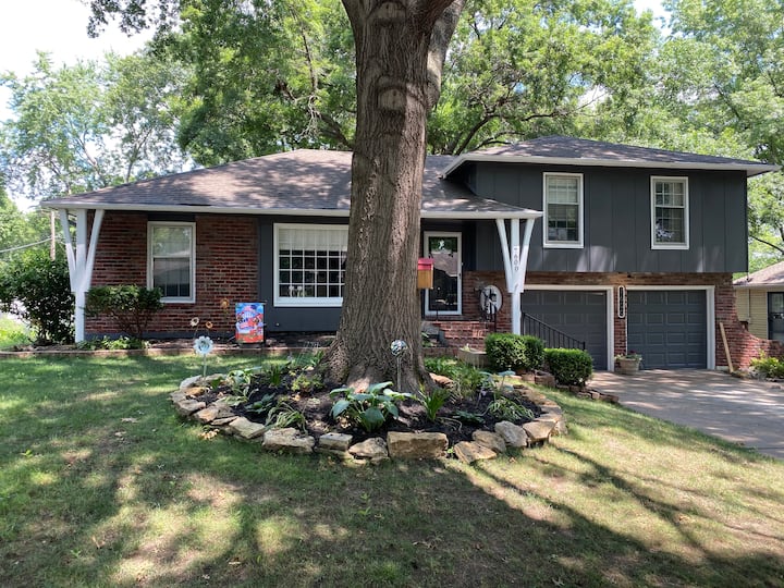 One Room For Rent  In Beautiful Overland Park - Overland Park, KS