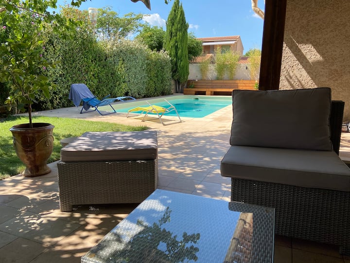 Villa Pour Famille, Jacuzzi. Pas De Fete ! - Sénas