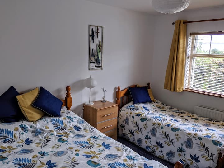 Room For 3 In Family Home +Ev Charging - Buncrana