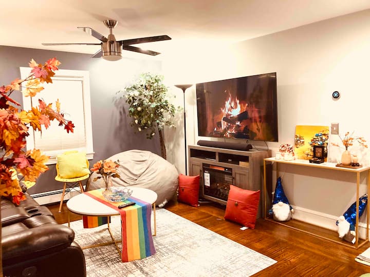 Entire House|4 Br, Gym Area|shopping Mall Nearby - Cranston, RI