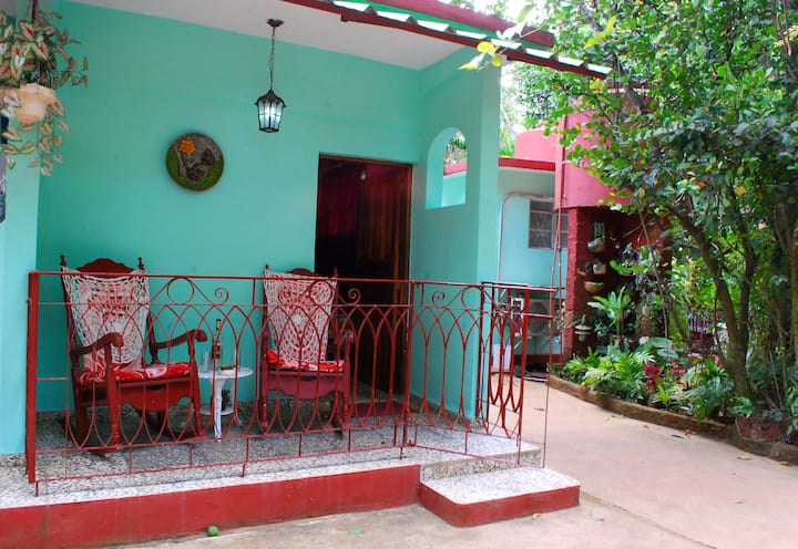 Jardín Botánico Viñales 2: Disponible Panel Solar - Vinales