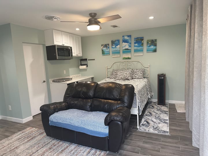 Cozy Studio Just For You - Garden Grove, CA