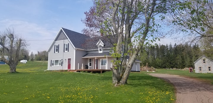 Clinton's Red Fox Inn - Prince Edward Island