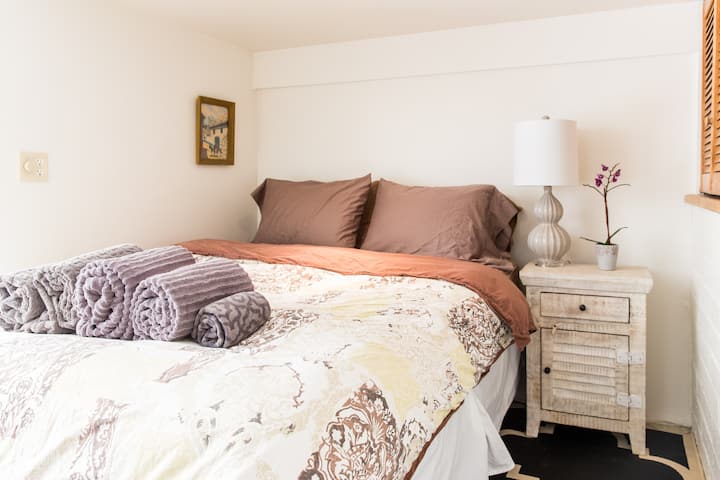 Hollywood Hills Private Guest Suite - Hollywood, CA