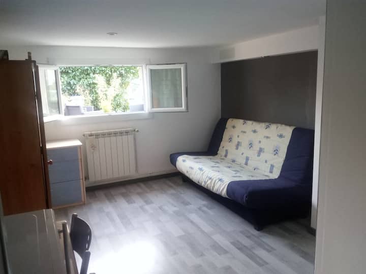 Studio Dans Maison Individuelle - Romans-sur-Isère