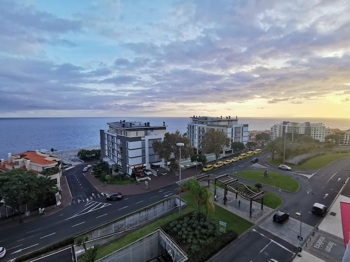 T2 Forum Apt Free Parking Fully Air-conditioned - Madeira