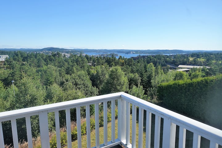 Romslig Delikat Hytte Med Utsikt Til Kragerø - Stabbestad