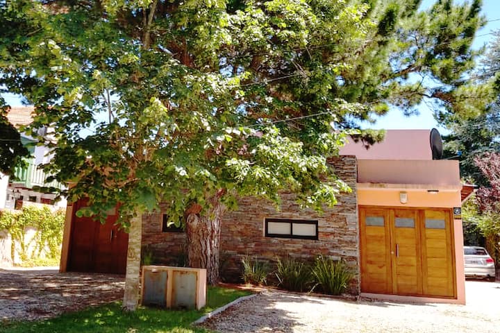 Casa Barrio Norte. Villa Gesell 4 Px Amarilla - Villa Gesell