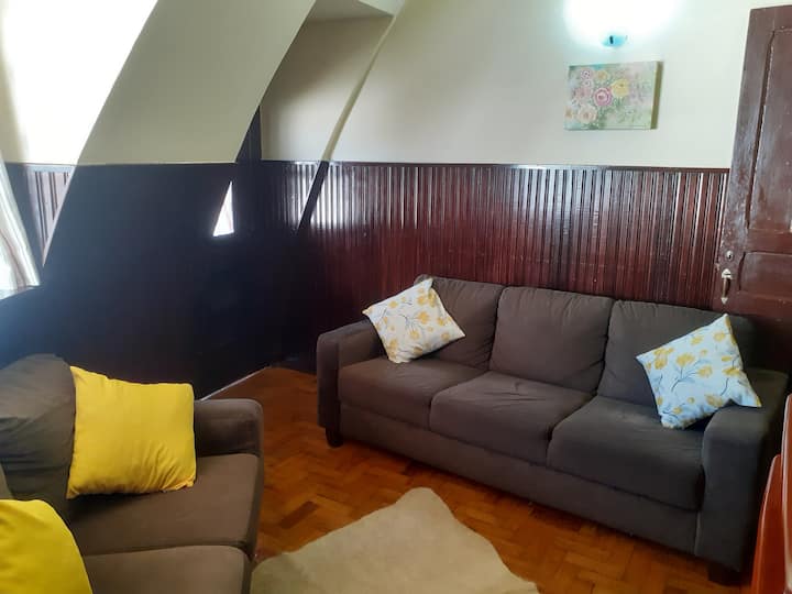 Casa Agradável Com Designer Contemporâneo E  Lareira Interna. - Campos do Jordão