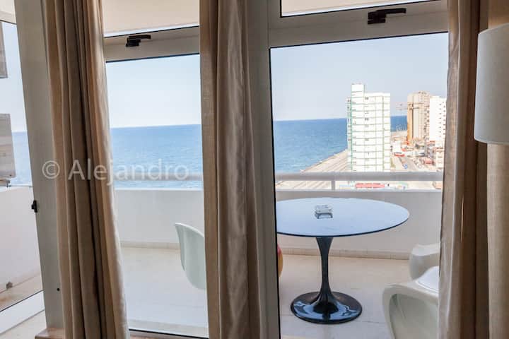 Heart Of Havana 2 With Free Wifi / Melia Cohiba - Havana