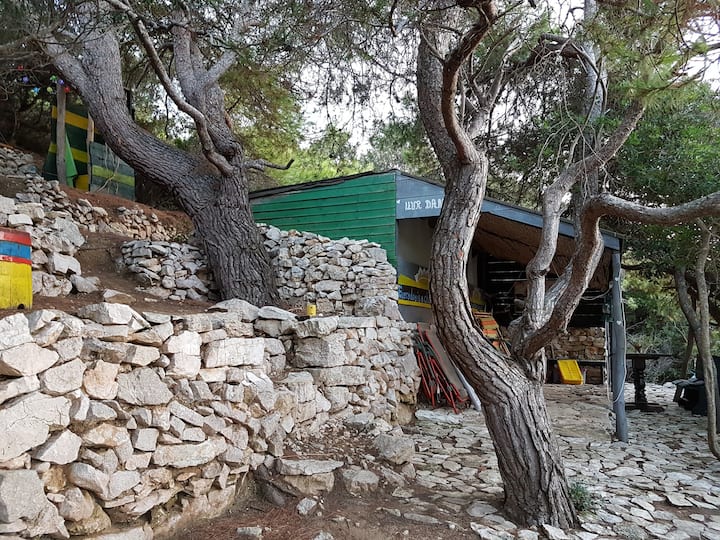 Relájese En Un áRea Amigable En La Escapada De La Isla En La Isla Bisevo (Cueva Azul) - Komiža