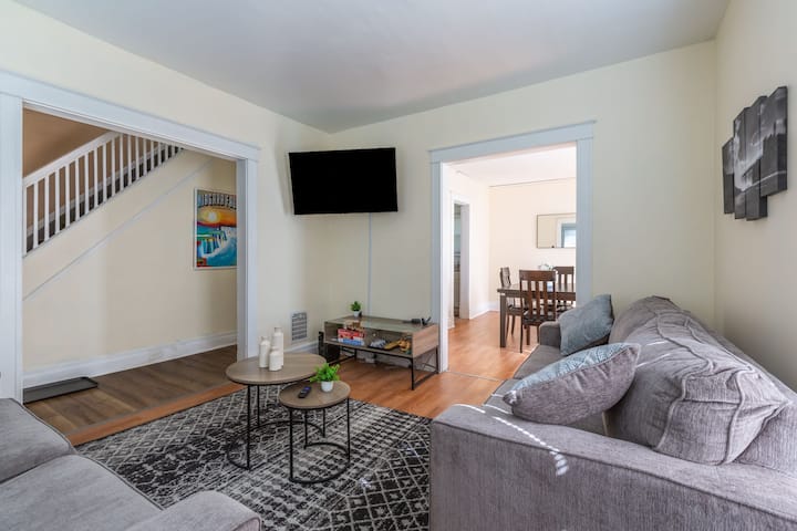 ‼️*6 Mins To Falls‼️breakfast ‼️ Clean 3 Bdrm Home‼️ - Niagara Falls