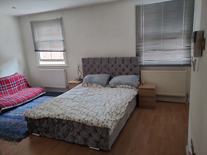 Luxurious Double Bedroom 5-mins Walk To Leamington - Leamington Spa