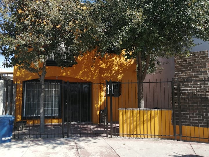 Amplia Casa 3 Recámaras,fracc Privado Con Asador - Piedras Negras