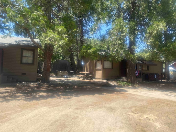 Cozy Creekside Cabins
Great Location, Patio Bbq - California Hot Springs, CA