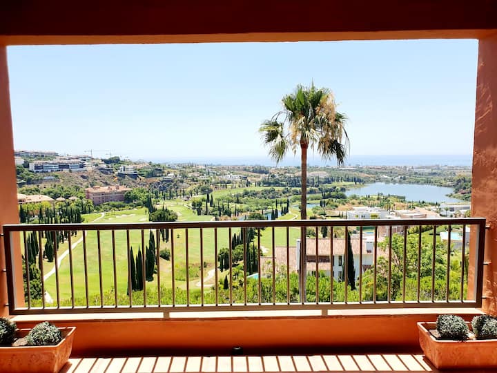 Luxurious 2 Bed Apartment With Unbelievable Views! - Benahavís