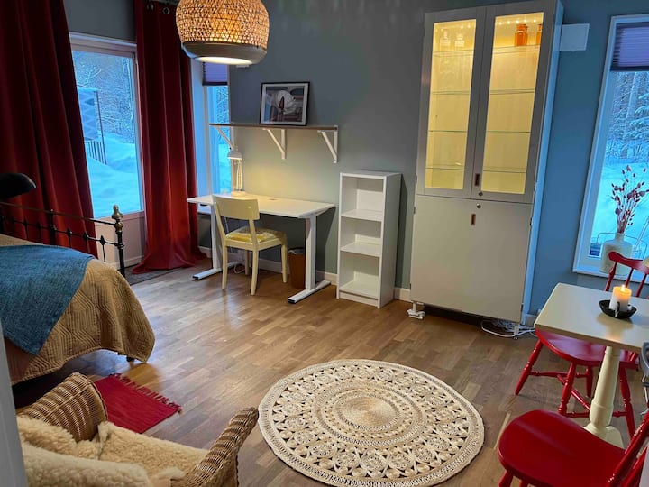 Eget Boende, Egen Entré I Del Av Hus Med Trädgård - Umeå