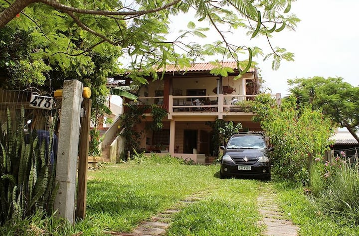 Apartamento Simples Próximo à Rodoviária. - Garopaba