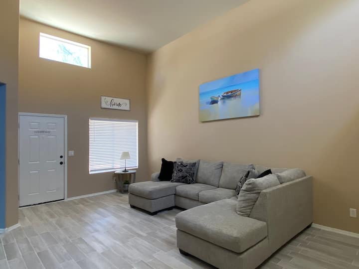 2 +2 Condo/great Location Near Freeways - Peoria, AZ