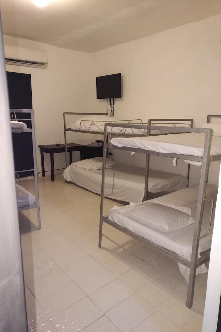 Gabrielle's Hotel - Quadruple Room - Puerto Príncipe