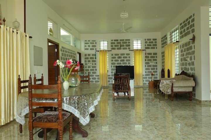 Cool Granite House, Fruit Trees Near Cial Airport - Chalakudy