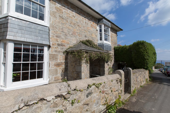 History & Art In Unique Victorian House-carbis Bay - St Ives