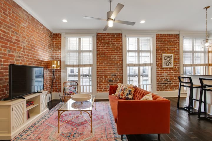 Chic Carondelet Condo! - ニューオーリンズ, LA