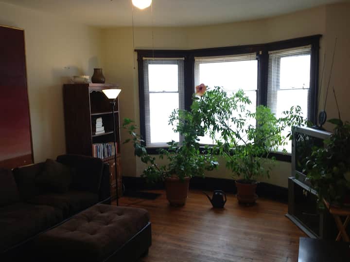 3 Bedroom / 4 Bed 2 Story Half House - Greece, NY