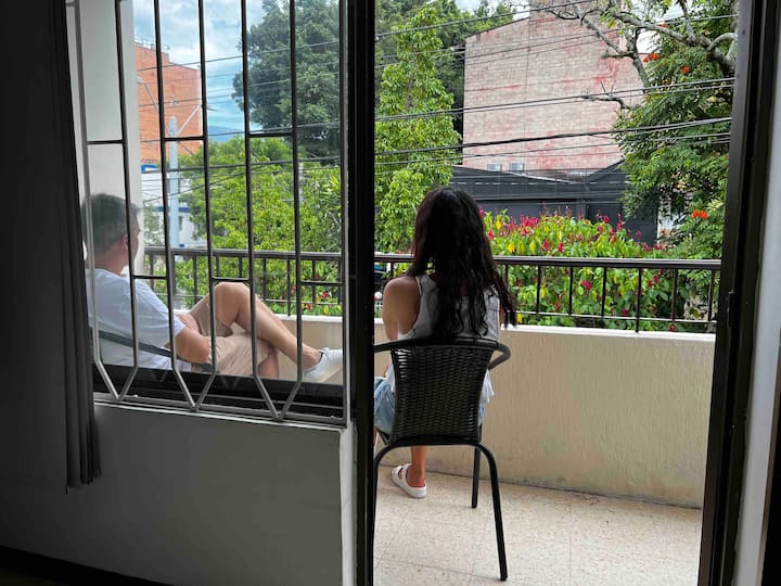 Apartamento En Laureles Gran Ubicación! Con Balcon - Medellín