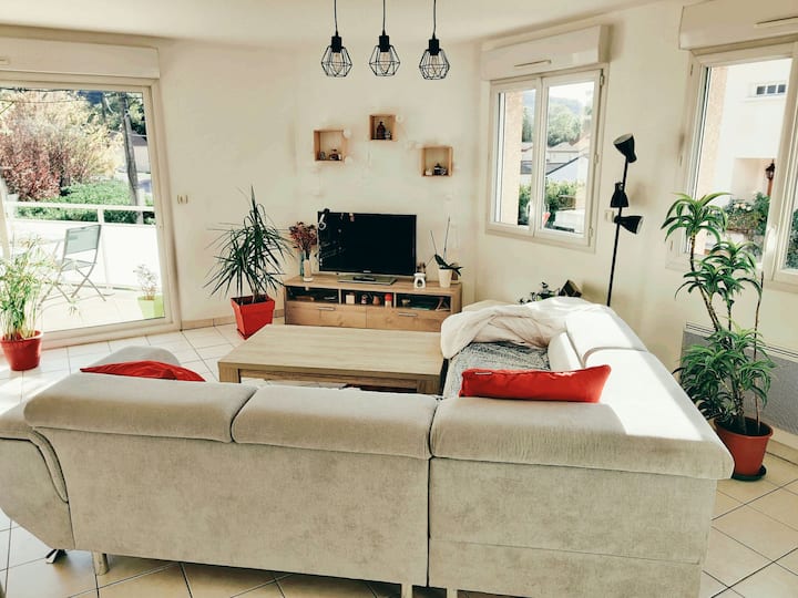 Appartement Spacieux Et Confortable -
2 Chambres - L'Isle-d'Abeau
