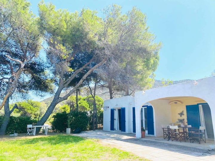 Seafront Retreat, 20 Min From Athens Airport - Milos